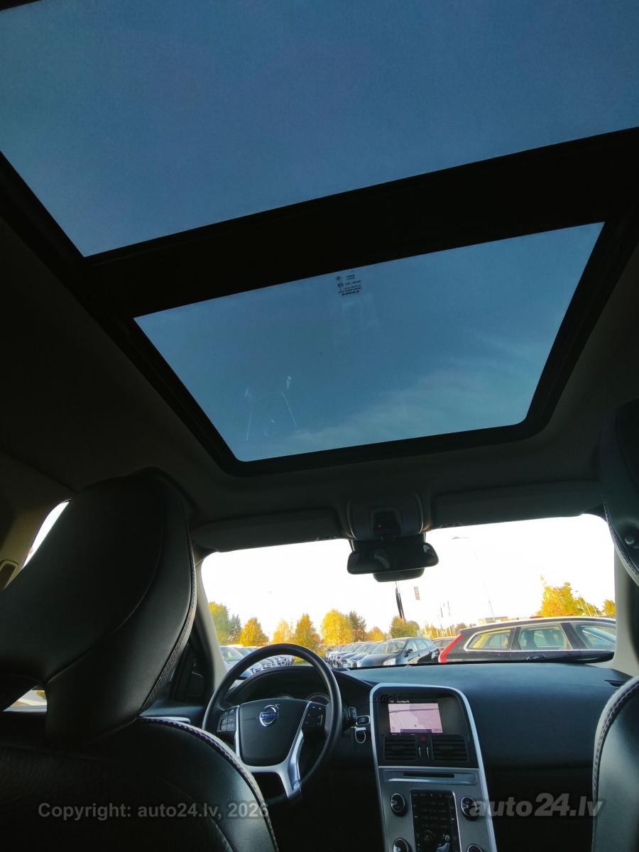 Pelēks Volvo XC60 2011 Tartu, ar dzinēja tilpumu 2.40 L un nobraukumu 368 tūkst. km par 7990 €, foto 20 vietnē AUTOMOTO.COM.LV