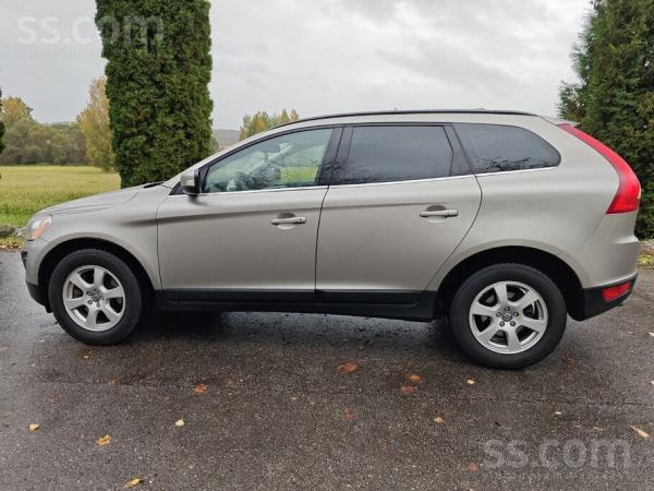Volvo XC60 2011 Daugavpils vietnÄ PelÄks Volvo XC60 2011 Daugavpils, ar dzinÄja tilpumu 2.40 L un nobraukumu 371 tÅ«kst. km par 7200 ā¬, foto 5 vietnÄ AUTOMOTO.COM.LV