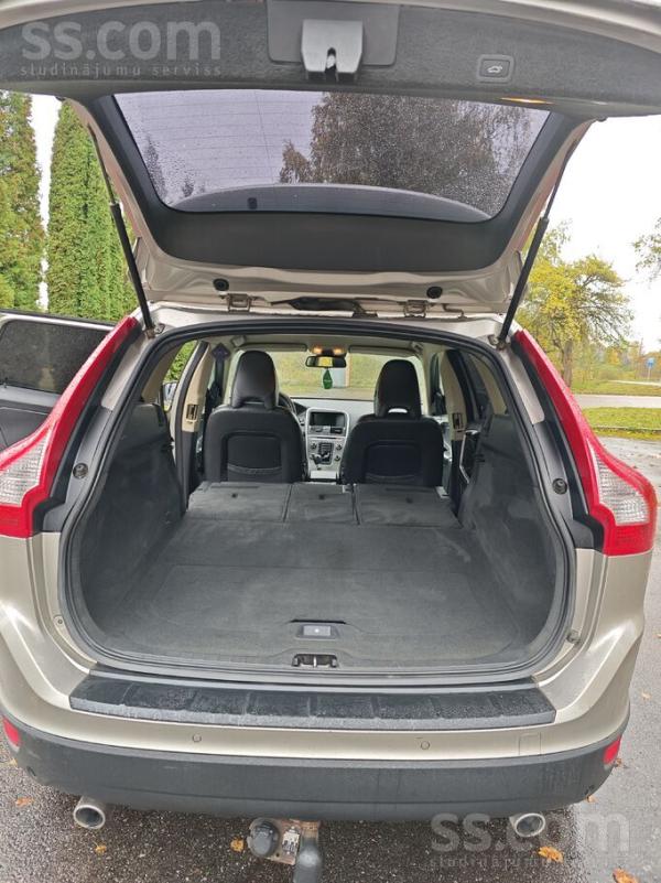 Volvo XC60 2011 Daugavpils vietnÄ PelÄks Volvo XC60 2011 Daugavpils, ar dzinÄja tilpumu 2.40 L un nobraukumu 371 tÅ«kst. km par 7200 ā¬, foto 8 vietnÄ AUTOMOTO.COM.LV