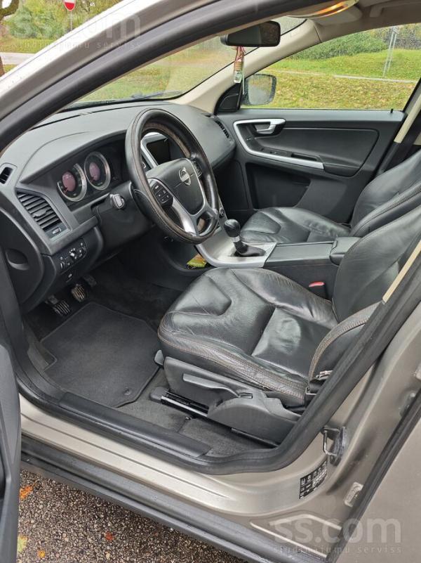 Volvo XC60 2011 Daugavpils vietnÄ PelÄks Volvo XC60 2011 Daugavpils, ar dzinÄja tilpumu 2.40 L un nobraukumu 371 tÅ«kst. km par 7200 ā¬, foto 11 vietnÄ AUTOMOTO.COM.LV