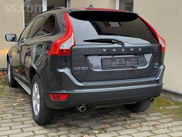 Pelēks Volvo XC60 2011 Rīga, ar dzinēja tilpumu 2.40 L un nobraukumu 0 tūkst. km par 7300 €, foto 5 vietnē AUTOMOTO.COM.LV