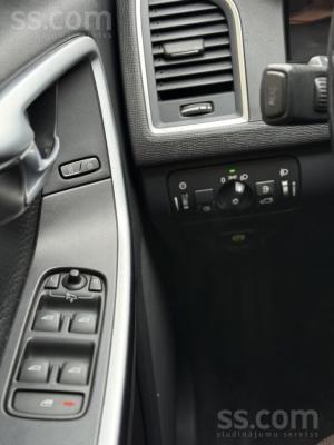 Pelēks Volvo XC60 2011 Rīga, ar dzinēja tilpumu 2.40 L un nobraukumu 0 tūkst. km par 7300 €, foto 11 vietnē AUTOMOTO.COM.LV