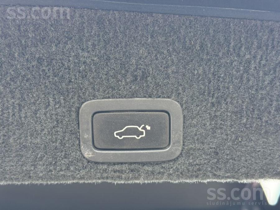 Pelēks Volvo XC60 2011 Rīga, ar dzinēja tilpumu 2.40 L un nobraukumu 0 tūkst. km par 7300 €, foto 12 vietnē AUTOMOTO.COM.LV
