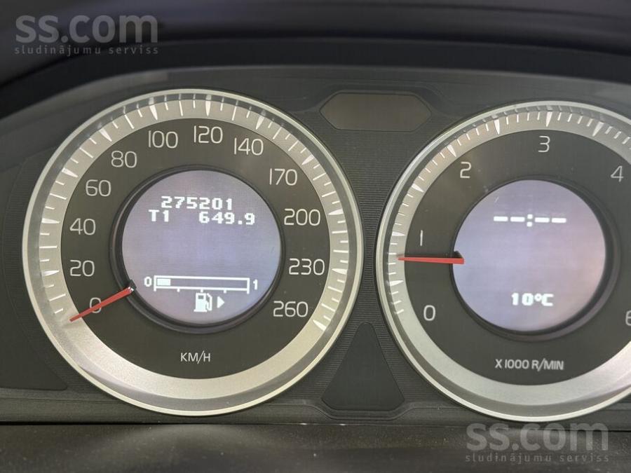 Pelēks Volvo XC60 2011 Rīga, ar dzinēja tilpumu 2.40 L un nobraukumu 0 tūkst. km par 7300 €, foto 14 vietnē AUTOMOTO.COM.LV