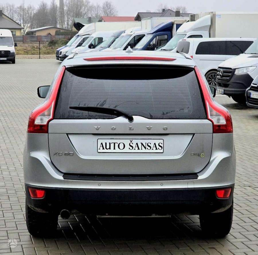 Grey Volvo XC60 2012 in Taurage, with an engine capacity of 1.98 L and mileage of 313 thousand km for 7500 €, photo 10 on AUTOMOTO.COM.LV