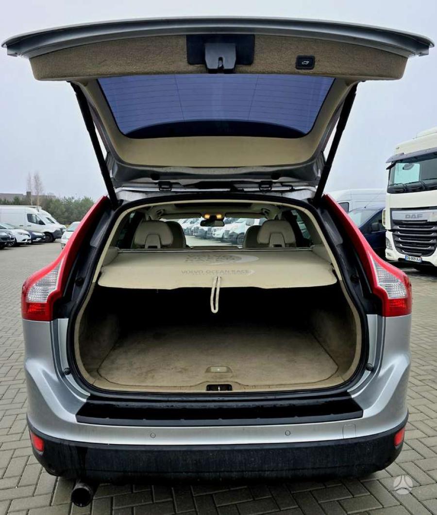 Grey Volvo XC60 2012 in Taurage, with an engine capacity of 1.98 L and mileage of 313 thousand km for 7500 €, photo 30 on AUTOMOTO.COM.LV