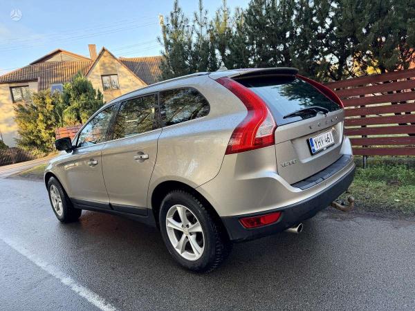 Pelēks Volvo XC60 2012 Kauņa, ar dzinēja tilpumu 2.40 L un nobraukumu 400 tūkst. km par 7900 €, foto 6 vietnē AUTOMOTO.COM.LV
