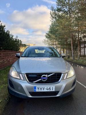 Pelēks Volvo XC60 2012 Kauņa, ar dzinēja tilpumu 2.40 L un nobraukumu 407 tūkst. km par 7700 €, foto  vietnē AUTOMOTO.COM.LV