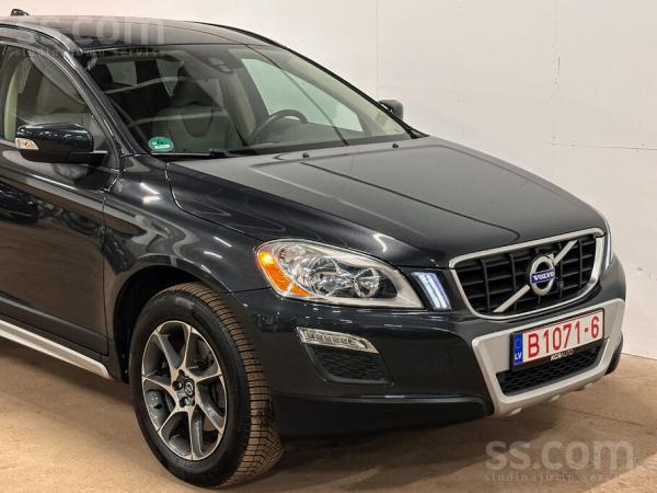 Pelēks Volvo XC60 2012 Jūrmala, ar dzinēja tilpumu 2.00 L un nobraukumu 302 tūkst. km par 10450 €, foto 9 vietnē AUTOMOTO.COM.LV