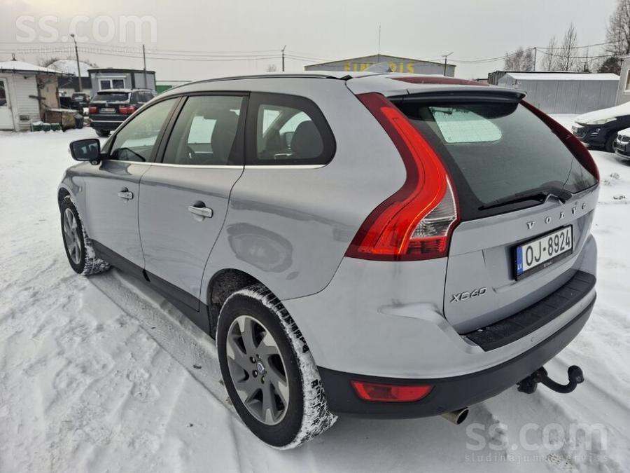 Pelēks Volvo XC60 2012 Rīga, ar dzinēja tilpumu 2.40 L un nobraukumu 207 tūkst. km par 10650 €, foto 7 vietnē AUTOMOTO.COM.LV