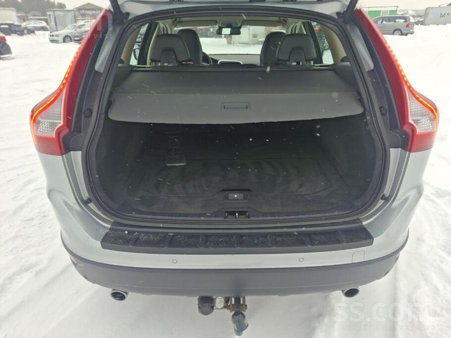 Pelēks Volvo XC60 2012 Rīga, ar dzinēja tilpumu 2.40 L un nobraukumu 207 tūkst. km par 10650 €, foto 14 vietnē AUTOMOTO.COM.LV