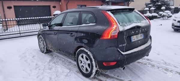 Pelēks Volvo XC60 2012 Viļņa, ar dzinēja tilpumu 2.40 L un nobraukumu 259 tūkst. km par 9850 €, foto 2 vietnē AUTOMOTO.COM.LV