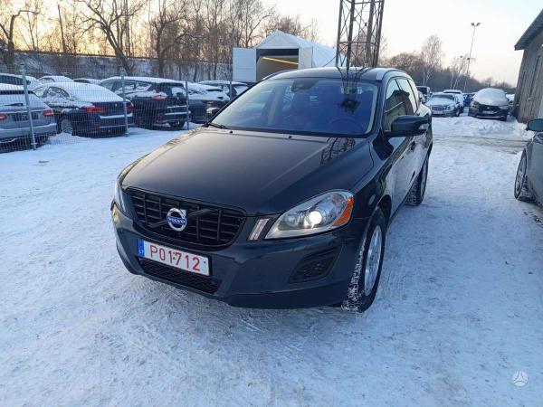 Pelēks Volvo XC60 2012 Marijampole, ar dzinēja tilpumu 2.40 L un nobraukumu 290 tūkst. km par 8800 €, foto 2 vietnē AUTOMOTO.COM.LV
