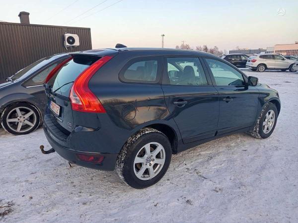 Pelēks Volvo XC60 2012 Marijampole, ar dzinēja tilpumu 2.40 L un nobraukumu 290 tūkst. km par 8800 €, foto 6 vietnē AUTOMOTO.COM.LV