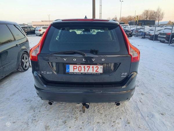 Pelēks Volvo XC60 2012 Marijampole, ar dzinēja tilpumu 2.40 L un nobraukumu 290 tūkst. km par 8800 €, foto 8 vietnē AUTOMOTO.COM.LV
