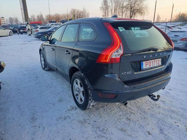 Pelēks Volvo XC60 2012 Marijampole, ar dzinēja tilpumu 2.40 L un nobraukumu 290 tūkst. km par 8800 €, foto 9 vietnē AUTOMOTO.COM.LV