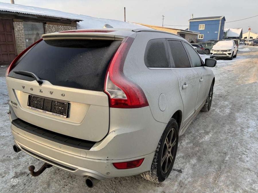 Grey Volvo XC60 2012 in Taurage, with an engine capacity of 1.98 L and mileage of 260 thousand km for 6350 €, photo 5 on AUTOMOTO.COM.LV
