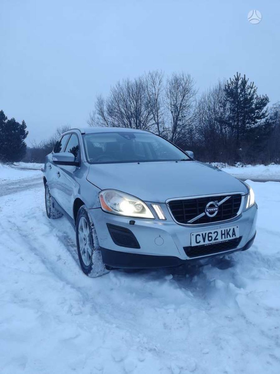 Pelēks Volvo XC60 2012 Utena, ar dzinēja tilpumu 2.40 L un nobraukumu 157 tūkst. km par 3699 €, foto 2 vietnē AUTOMOTO.COM.LV