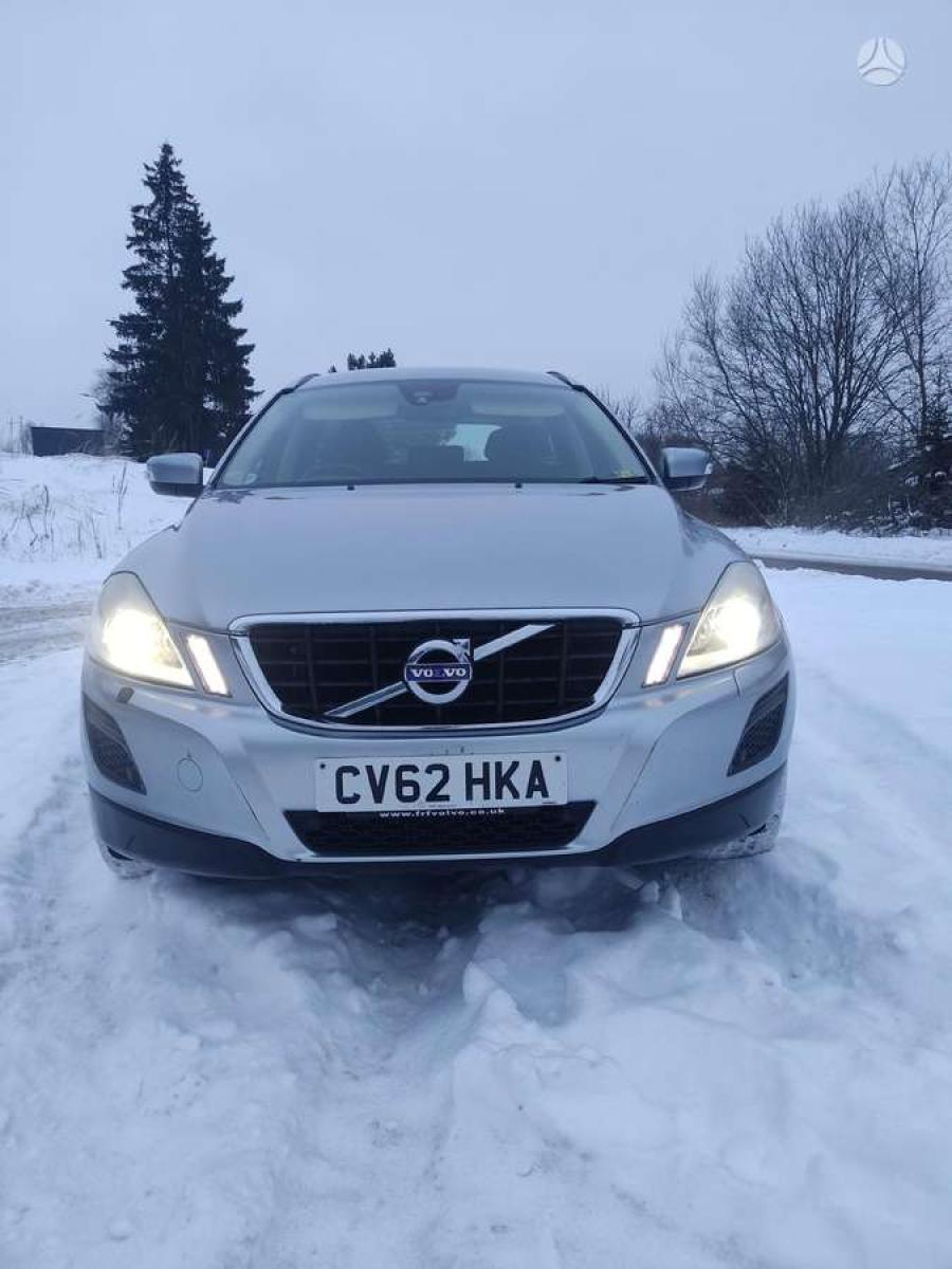 Pelēks Volvo XC60 2012 Utena, ar dzinēja tilpumu 2.40 L un nobraukumu 157 tūkst. km par 3699 €, foto 3 vietnē AUTOMOTO.COM.LV