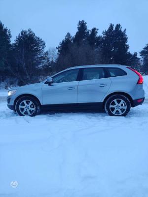 Pelēks Volvo XC60 2012 Utena, ar dzinēja tilpumu 2.40 L un nobraukumu 157 tūkst. km par 3699 €, foto 4 vietnē AUTOMOTO.COM.LV