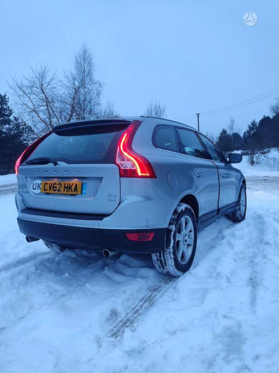Pelēks Volvo XC60 2012 Utena, ar dzinēja tilpumu 2.40 L un nobraukumu 157 tūkst. km par 3699 €, foto 6 vietnē AUTOMOTO.COM.LV