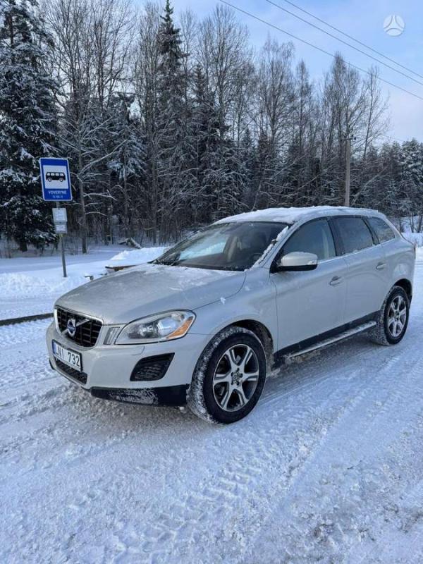 Grey Volvo XC60 2012 in Utena, with an engine capacity of 2.00 L and mileage of 190 thousand km for 10300 €, photo 2 on AUTOMOTO.COM.LV