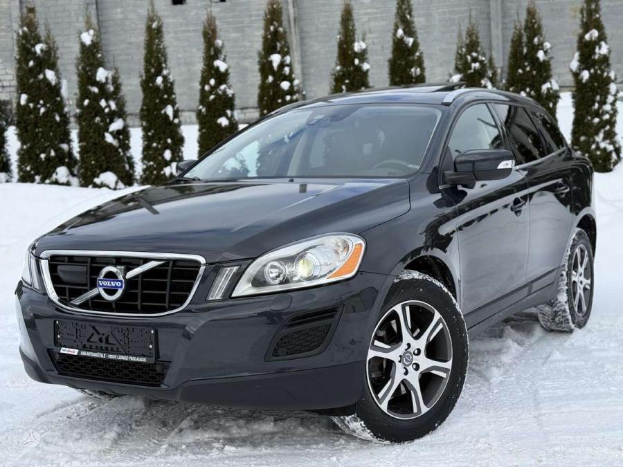 Grey Volvo XC60 2012 in Siauliai, with an engine capacity of 2.40 L and mileage of 290 thousand km for 11950 €, photo 2 on AUTOMOTO.COM.LV