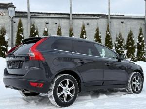Grey Volvo XC60 2012 in Siauliai, with an engine capacity of 2.40 L and mileage of 290 thousand km for 11950 €, photo 8 on AUTOMOTO.COM.LV