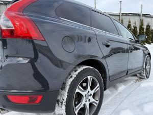 Grey Volvo XC60 2012 in Siauliai, with an engine capacity of 2.40 L and mileage of 290 thousand km for 11950 €, photo 12 on AUTOMOTO.COM.LV