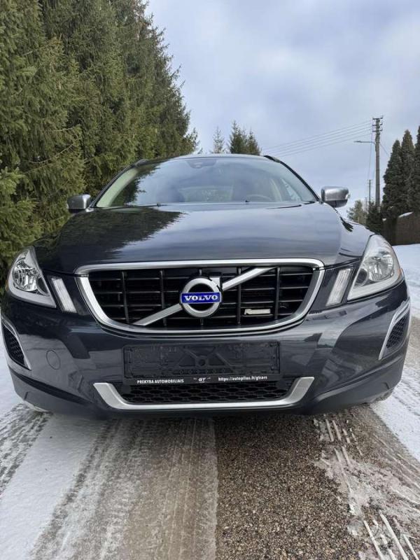 Grey Volvo XC60 2012 in Alytus, with an engine capacity of 2.00 L and mileage of 223 thousand km for 7800 €, photo 3 on AUTOMOTO.COM.LV