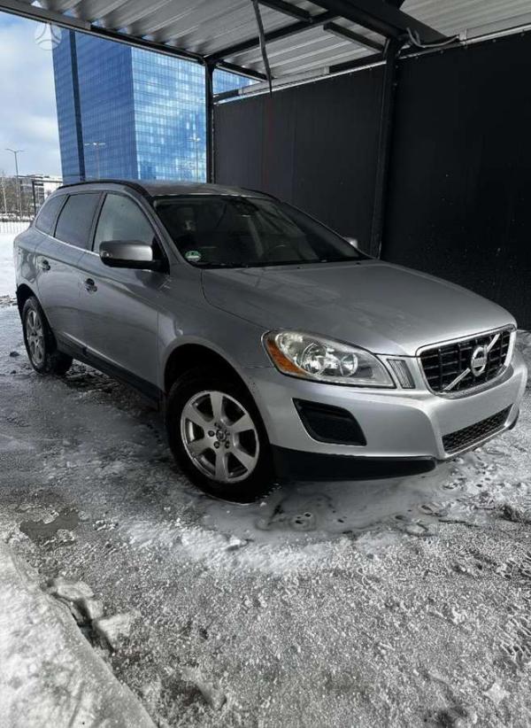 Pelēks Volvo XC60 2012 Klaipėda, ar dzinēja tilpumu 1.98 L un nobraukumu 296 tūkst. km par 5999 €, foto 2 vietnē AUTOMOTO.COM.LV