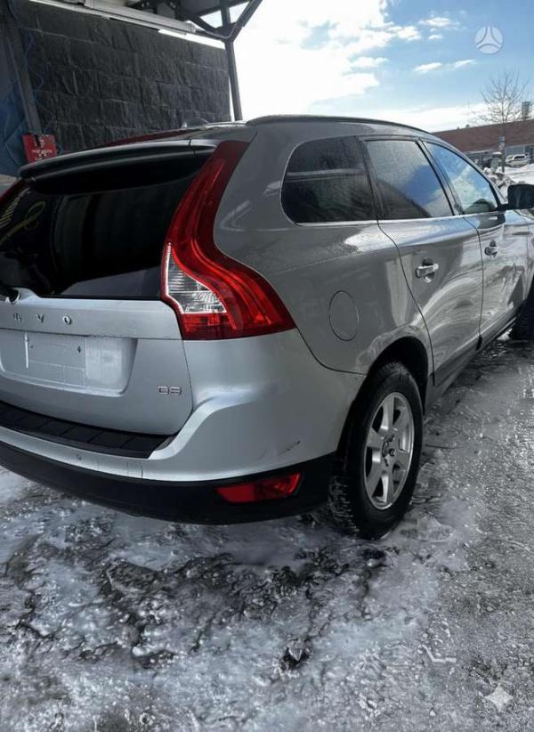 Pelēks Volvo XC60 2012 Klaipėda, ar dzinēja tilpumu 1.98 L un nobraukumu 296 tūkst. km par 5999 €, foto 3 vietnē AUTOMOTO.COM.LV