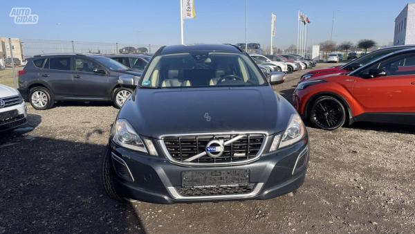 Pelēks Volvo XC60 2012 Marijampole, ar dzinēja tilpumu 2.00 L un nobraukumu 331 tūkst. km par 10490 €, foto 2 vietnē AUTOMOTO.COM.LV
