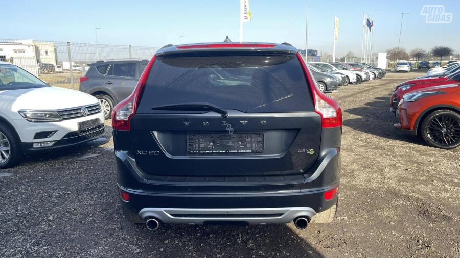 Pelēks Volvo XC60 2012 Marijampole, ar dzinēja tilpumu 2.00 L un nobraukumu 331 tūkst. km par 10490 €, foto 7 vietnē AUTOMOTO.COM.LV