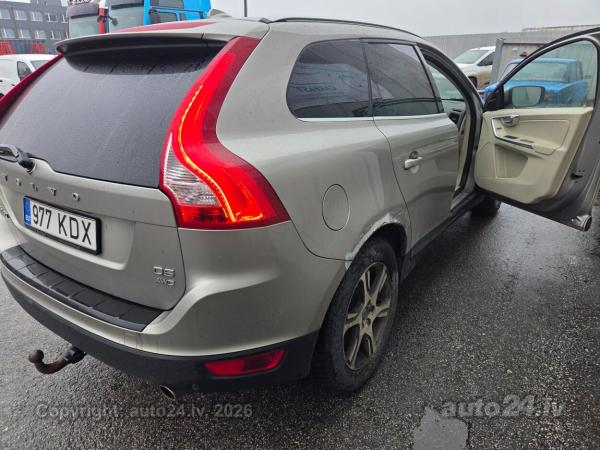 Grey Volvo XC60 2012 in Tallinn, with an engine capacity of 2.40 L and mileage of 336 thousand km for 4500 €, photo 3 on AUTOMOTO.COM.LV