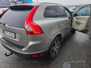 Pelēks Volvo XC60 2012 Tallina, ar dzinēja tilpumu 2.40 L un nobraukumu 336 tūkst. km par 4500 €, foto 3 vietnē AUTOMOTO.COM.LV