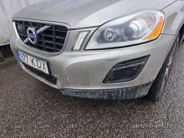 Pelēks Volvo XC60 2012 Tallina, ar dzinēja tilpumu 2.40 L un nobraukumu 336 tūkst. km par 4500 €, foto 4 vietnē AUTOMOTO.COM.LV