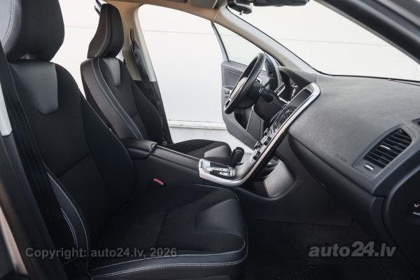 Pelēks Volvo XC60 2012 Tallina, ar dzinēja tilpumu 2.00 L un nobraukumu 194 tūkst. km par 7999 €, foto 10 vietnē AUTOMOTO.COM.LV