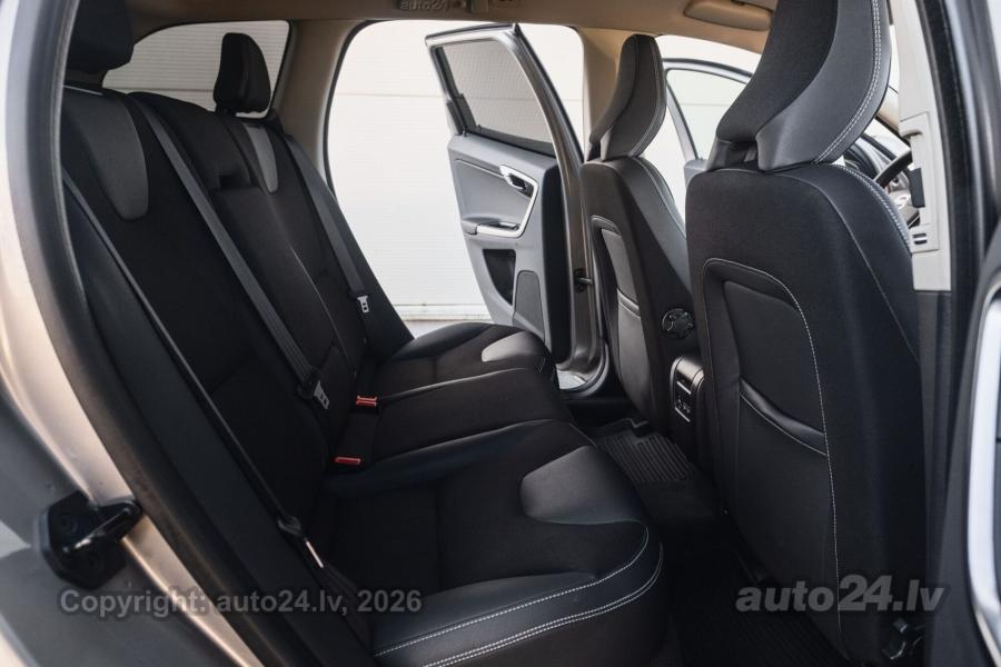 Pelēks Volvo XC60 2012 Tallina, ar dzinēja tilpumu 2.00 L un nobraukumu 194 tūkst. km par 7999 €, foto 12 vietnē AUTOMOTO.COM.LV