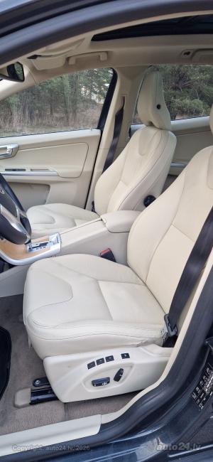 Pelēks Volvo XC60 2012 Tallina, ar dzinēja tilpumu 2.40 L un nobraukumu 239 tūkst. km par 9350 €, foto 12 vietnē AUTOMOTO.COM.LV