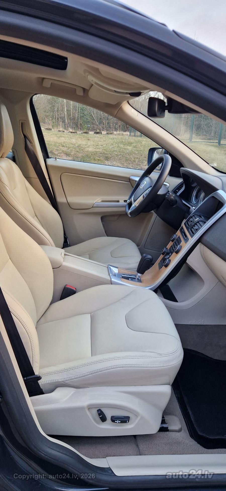 Pelēks Volvo XC60 2012 Tallina, ar dzinēja tilpumu 2.40 L un nobraukumu 239 tūkst. km par 9350 €, foto 16 vietnē AUTOMOTO.COM.LV