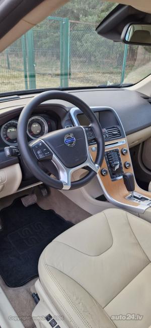 Pelēks Volvo XC60 2012 Tallina, ar dzinēja tilpumu 2.40 L un nobraukumu 239 tūkst. km par 9350 €, foto 23 vietnē AUTOMOTO.COM.LV