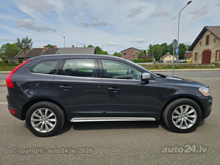 Pelēks Volvo XC60 2012 Paide, ar dzinēja tilpumu 2.40 L un nobraukumu 274 tūkst. km par 8950 €, foto 8 vietnē AUTOMOTO.COM.LV