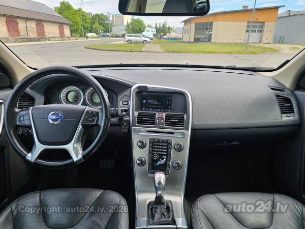 Pelēks Volvo XC60 2012 Paide, ar dzinēja tilpumu 2.40 L un nobraukumu 274 tūkst. km par 8950 €, foto 8 vietnē AUTOMOTO.COM.LV
