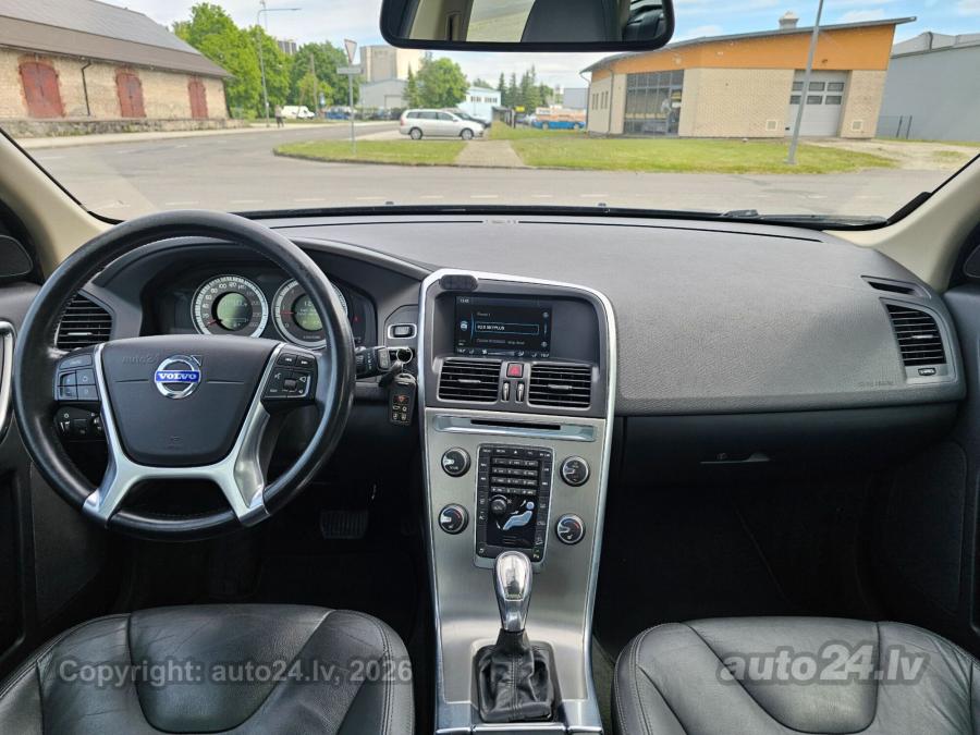 Pelēks Volvo XC60 2012 Paide, ar dzinēja tilpumu 2.40 L un nobraukumu 274 tūkst. km par 8950 €, foto 9 vietnē AUTOMOTO.COM.LV