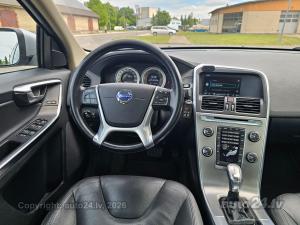 Pelēks Volvo XC60 2012 Paide, ar dzinēja tilpumu 2.40 L un nobraukumu 274 tūkst. km par 8950 €, foto 10 vietnē AUTOMOTO.COM.LV