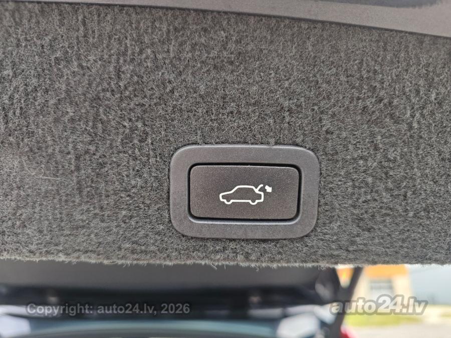 Pelēks Volvo XC60 2012 Paide, ar dzinēja tilpumu 2.40 L un nobraukumu 274 tūkst. km par 8950 €, foto 21 vietnē AUTOMOTO.COM.LV