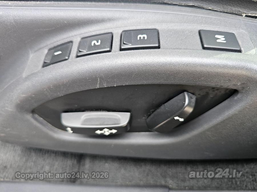 Pelēks Volvo XC60 2012 Paide, ar dzinēja tilpumu 2.40 L un nobraukumu 274 tūkst. km par 8950 €, foto 24 vietnē AUTOMOTO.COM.LV