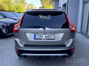 Grey Volvo XC60 2012 in Riga, with an engine capacity of 2.00 L and mileage of 194 thousand km for 9700 €, photo 6 on AUTOMOTO.COM.LV