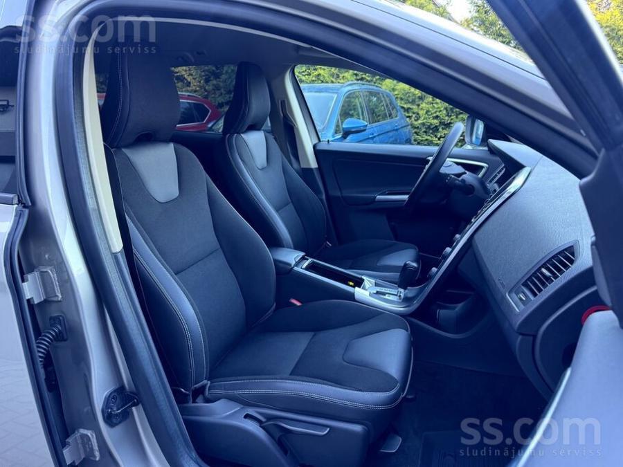 Grey Volvo XC60 2012 in Riga, with an engine capacity of 2.00 L and mileage of 194 thousand km for 9700 €, photo 9 on AUTOMOTO.COM.LV